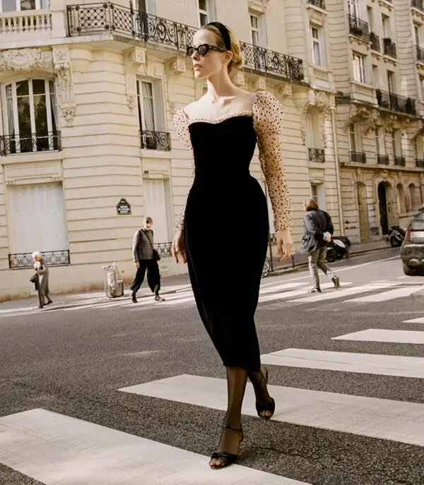 HMD Criselda Velvet Dress