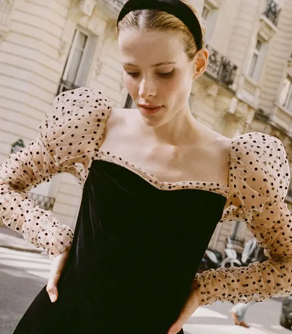 HMD Criselda Velvet Dress