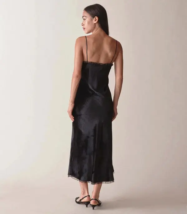 HMD Calsi Velvet Dress