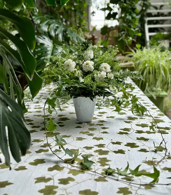 SUMMERILL & BISHOP Linen Ivy Tablecloth
