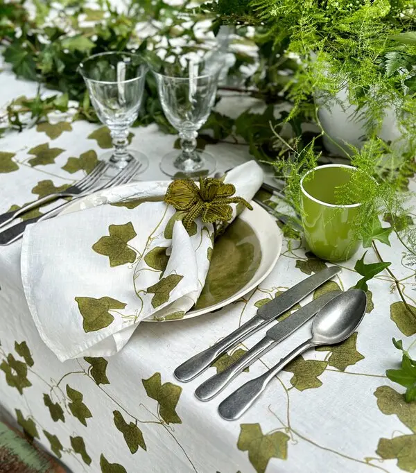 SUMMERILL & BISHOP Linen Ivy Tablecloth