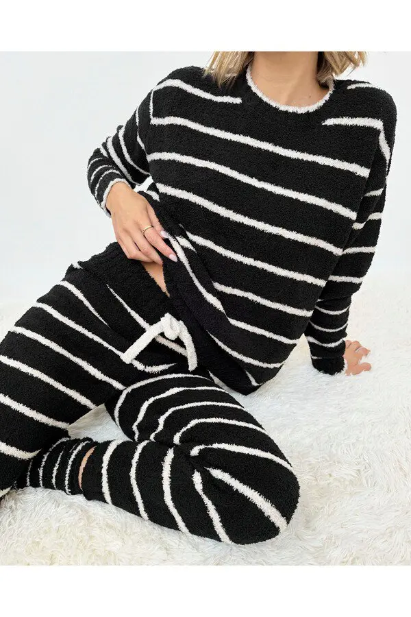 Splendid Fuzzy Sweater Pj Set