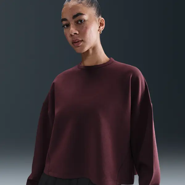 Nike 24.7 Impossiblysoft Dri-fit Oversized Crew-neck Top - Red