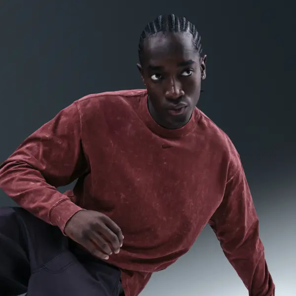 Nike Sportswear Premium Essentials Long-sleeve T-shirt - Red