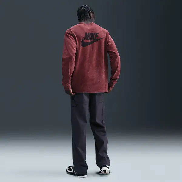 Nike Sportswear Premium Essentials Long-sleeve T-shirt - Red