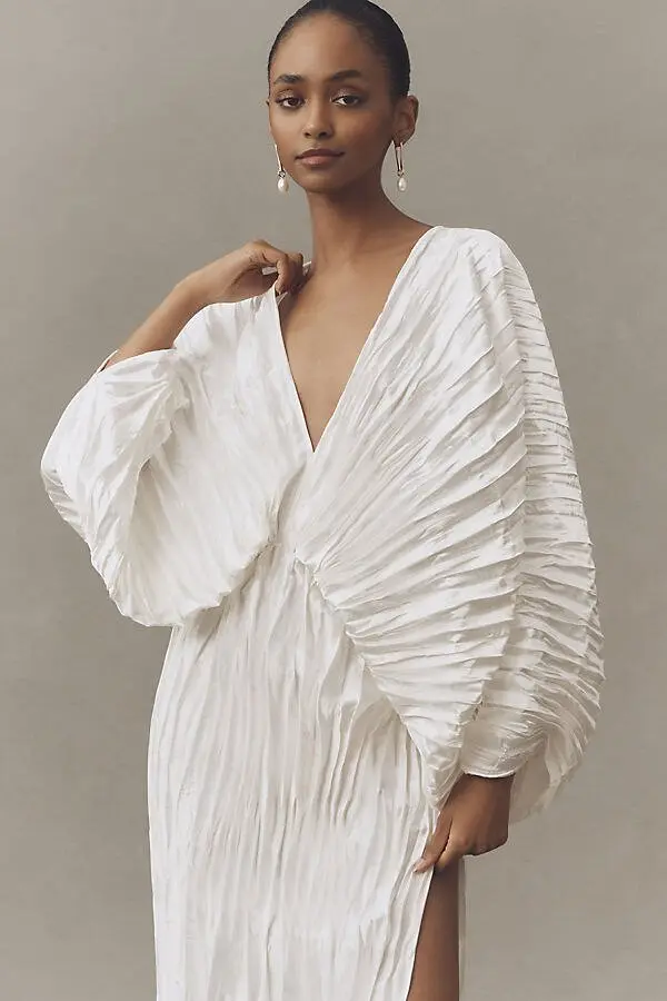 L'Idee De Luxe Long-Sleeve V-Neck Pleated Maxi Dress Ivory