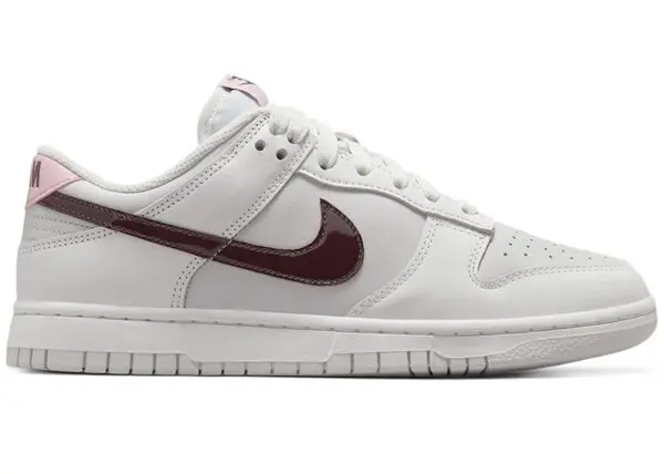 Nike Dunk Low Sneakers