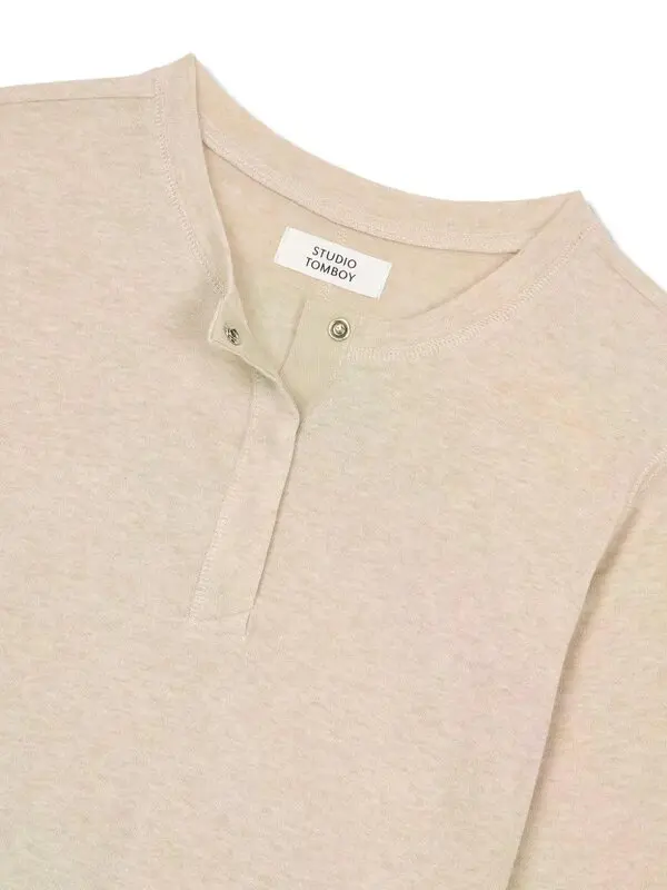 STUDIO TOMBOY Henley-neck T-shirt - Neutrals