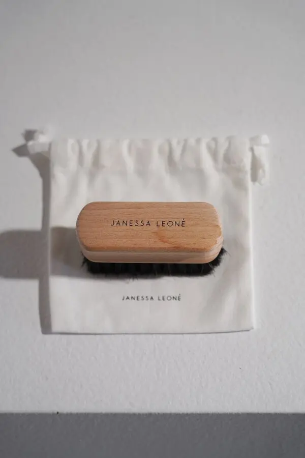 Janessa Leoné Hat Brush