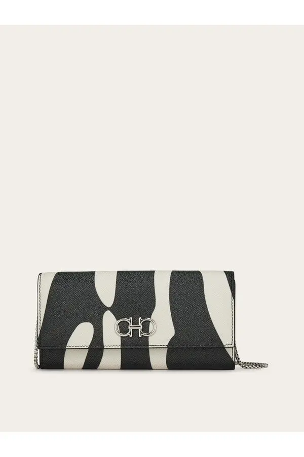 FERRAGAMO Gancini Wallet With Chain - Black