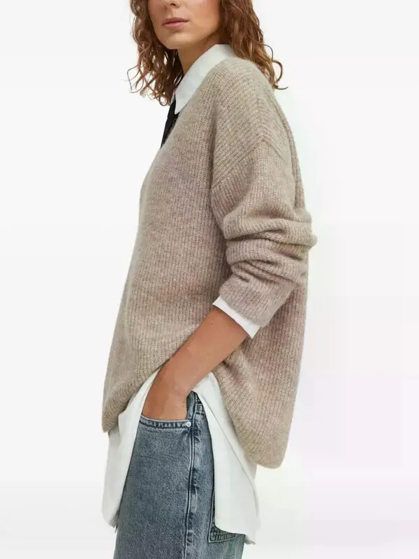 GESTUZ V-neck Knitwear