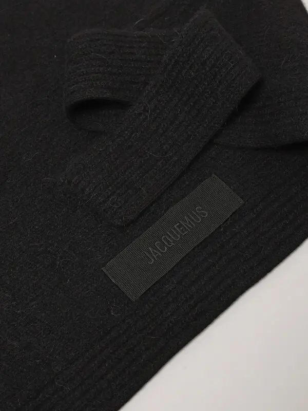 Jacquemus Triangular Alpaca And Wool Blend Scarf With Applied Logo Patch - Black