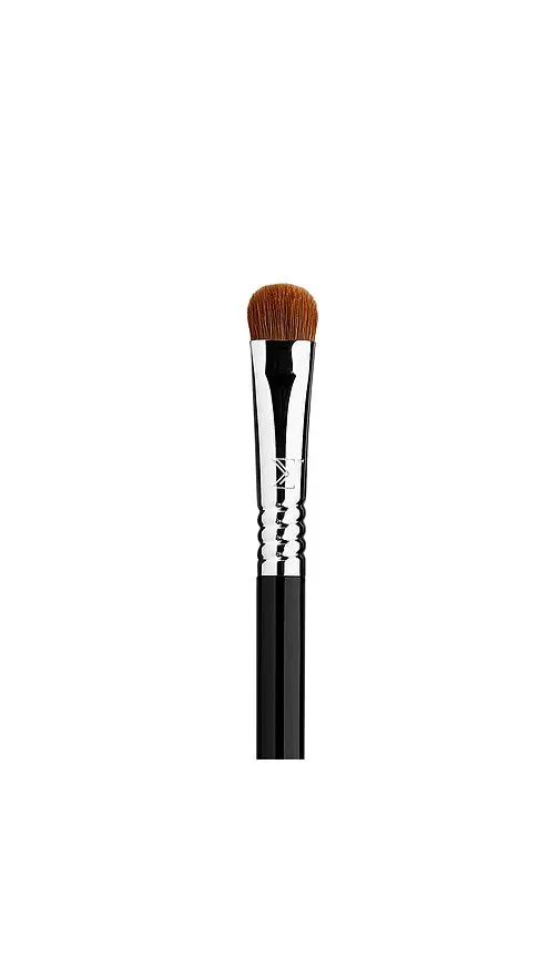 SIGMA BEAUTY E54 Medium Sweeper Brush