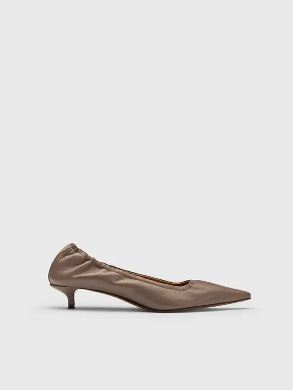 ATP ATELIER Valfurva Nappa Pumps - Tahini