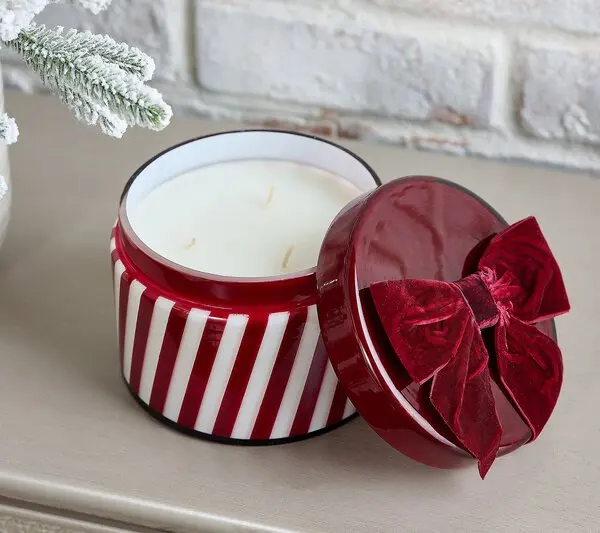 HOME REFLECTIONS 28oz Striped Present Candle - One-color
