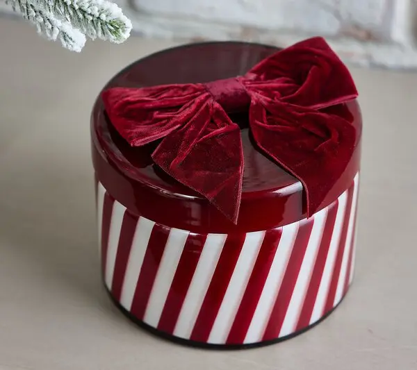 HOME REFLECTIONS 28oz Striped Present Candle