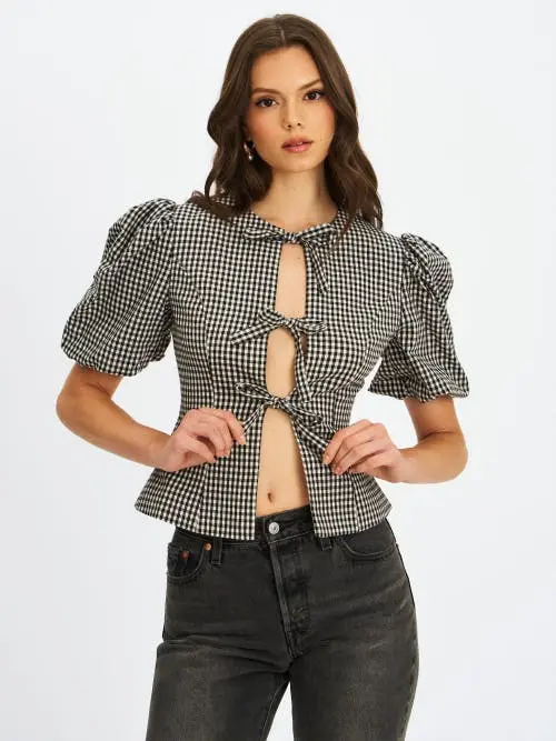 MISS CIRCLE NEW YORK Qusayla Gingham Bow-tie Puff Sleeve Top - Black