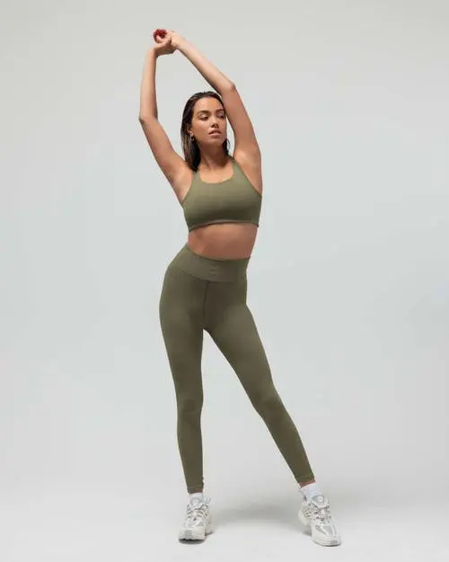 REFORMER Clean Finish Compression Bra - Olive
