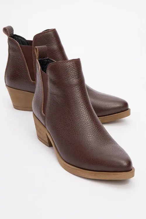 FOREVER & ALWAYS SHOES Dovena Leather Block Heel Ankle Boots - Brown Leather
