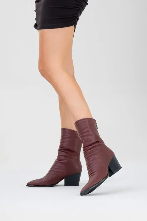 PROLOGUE SHOES Laval Back-zip Block Heel Boots - Burgundy Faux Leather
