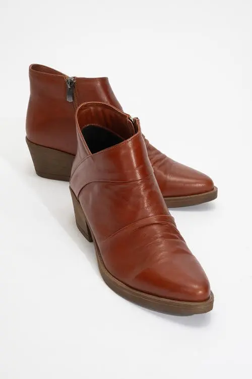 FOREVER & ALWAYS SHOES Rule Leather Chunky Boots - Dark Cognac Leather