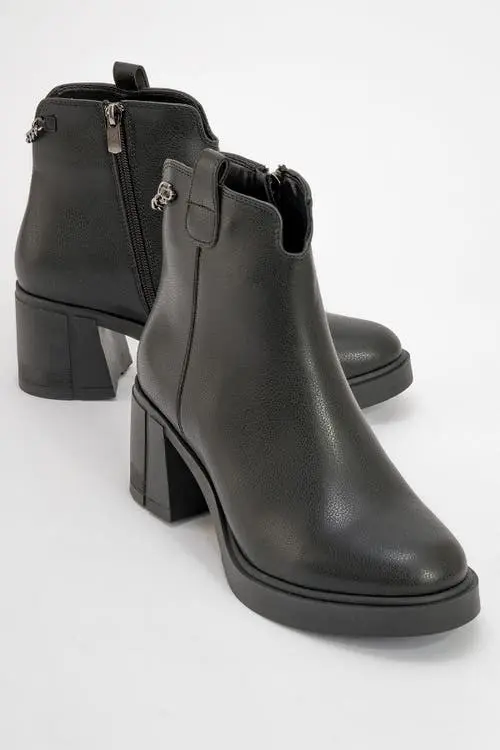 PROLOGUE SHOES Mier Chunky Boots - Black Faux Leather