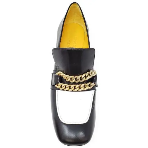 MADISON MAISON Mid Heel Loafer With Chain - Black/white