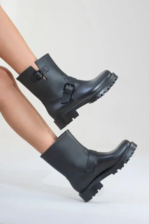 PROLOGUE SHOES Zone Rain Boot - Black Faux Leather