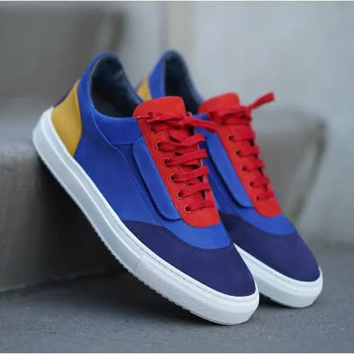 FINI Bold Sneakers