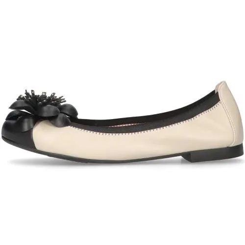 Pretty Ballerinas Flower Leather Ballet Flats