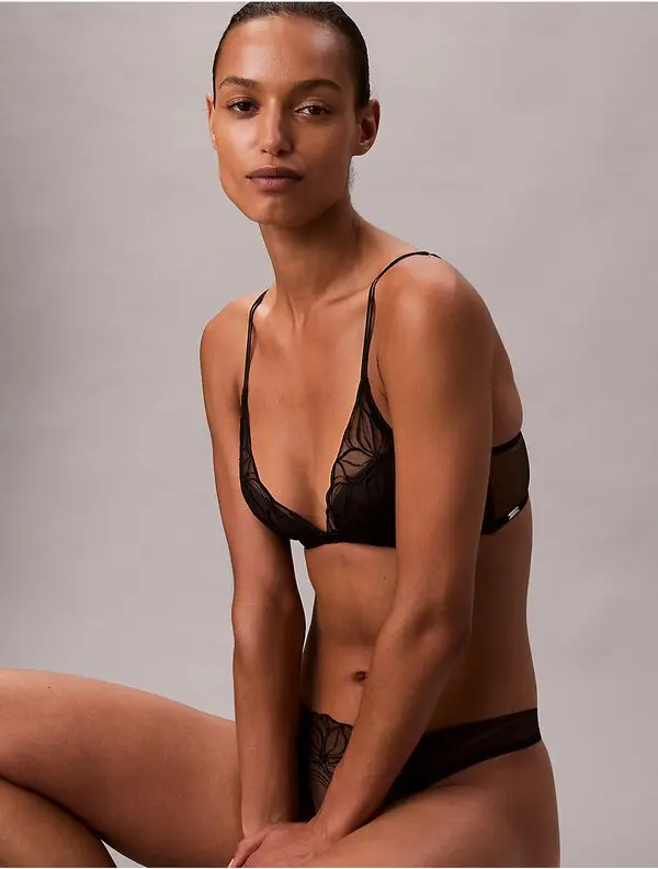Calvin Klein Floral Lace Lightly Lined Plunge Bra - Black
