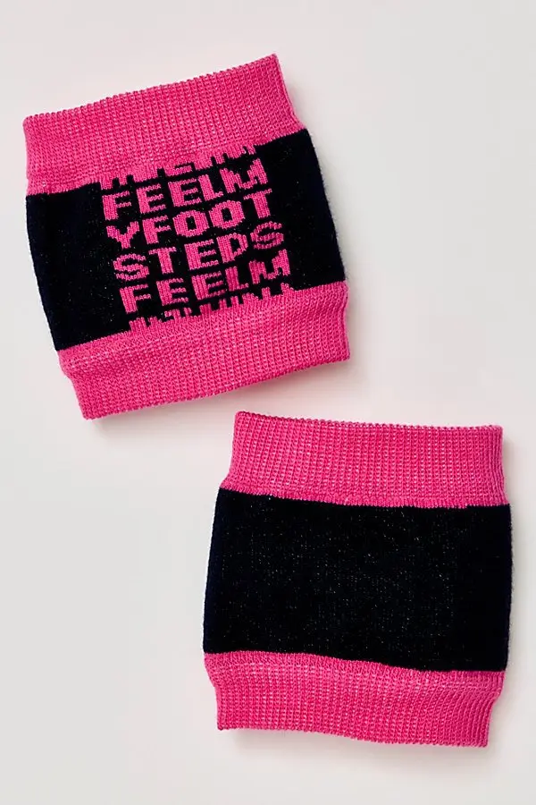 FEEL MY FOOTSTEPS Foot Tubes - Letter Pink