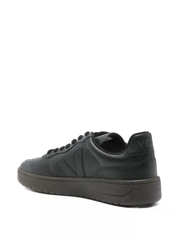 VEJA V-90 Sneakers - Black