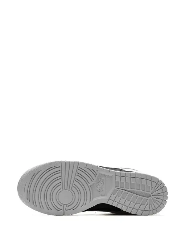 Nike Dunk Low Reverse Panda Sneakers - Black
