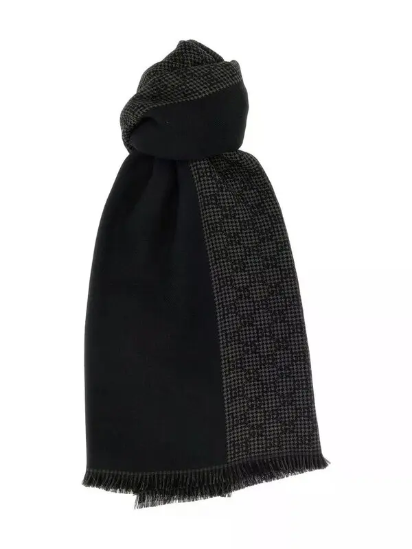 Gucci Gg Jacquard Fringed Scarf - Black