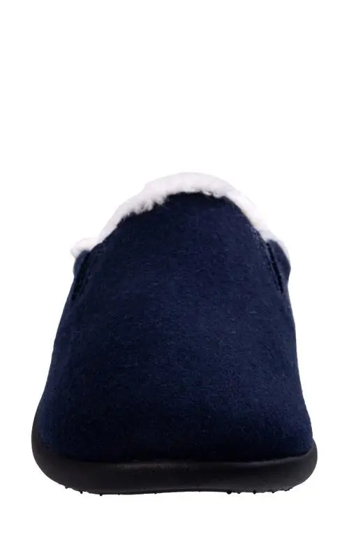 REVITALIGN Dundee Faux Shearling Lined Slipper - Navy