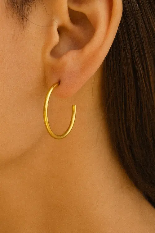 OTTOMAN HANDS Allegra Oval Hoop Earrings