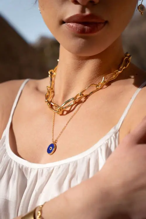 OTTOMAN HANDS Azra Evil Eye Pendant Necklace - Gold