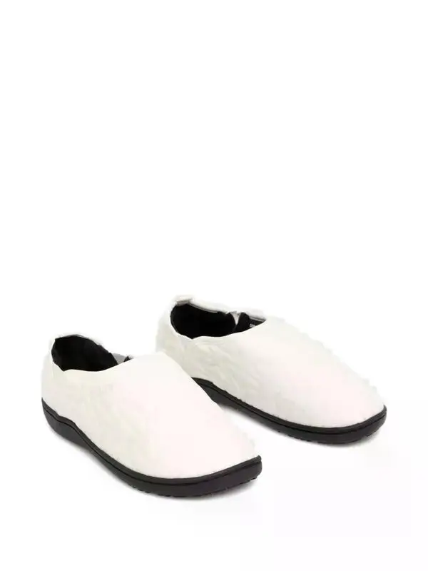 SUBU Quilted Slip-on Slippers