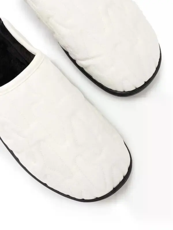 SUBU Quilted Slip-on Slippers