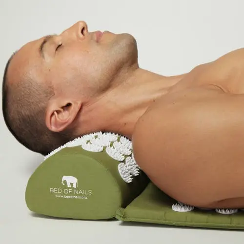 BED OF NAILS Bon Mat And Pillow Set Original Acupressure Design With 10962 Precision Nails - Green