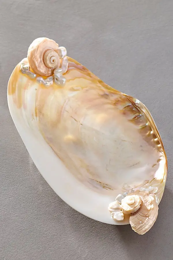 ANITA BERISHA Handcrafted Clam Shell Tray With Handles