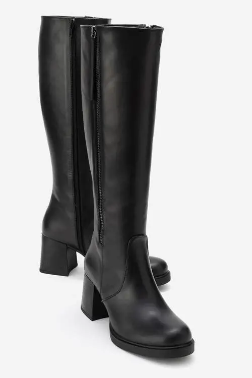FOREVER & ALWAYS SHOES Lensa Leather Block Heel Boots - Black