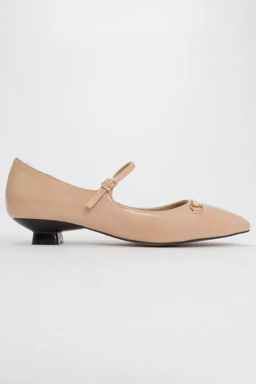 PROLOGUE SHOES Ojen Low Heel Shoe - Beige