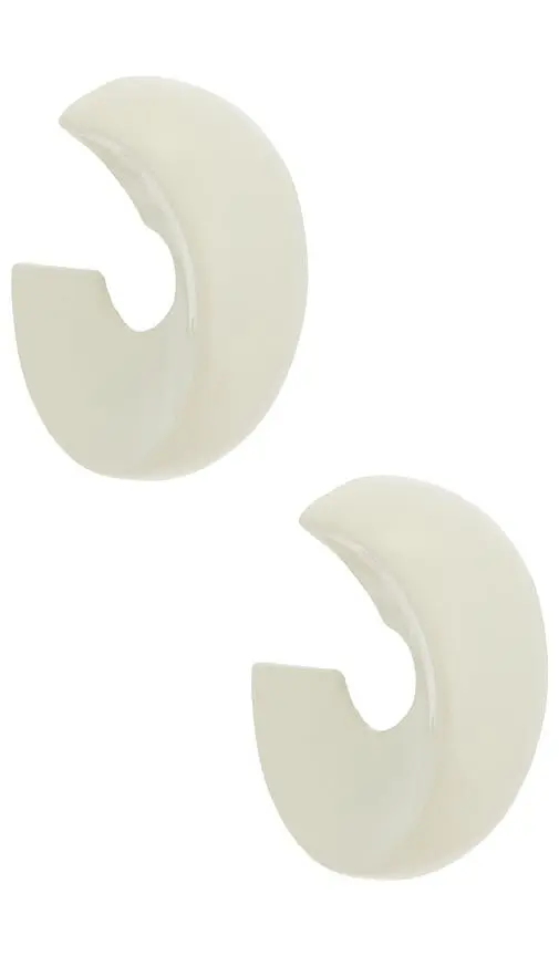 UNCOMMON MATTERS Sculpted Creole Earrings - Ivory