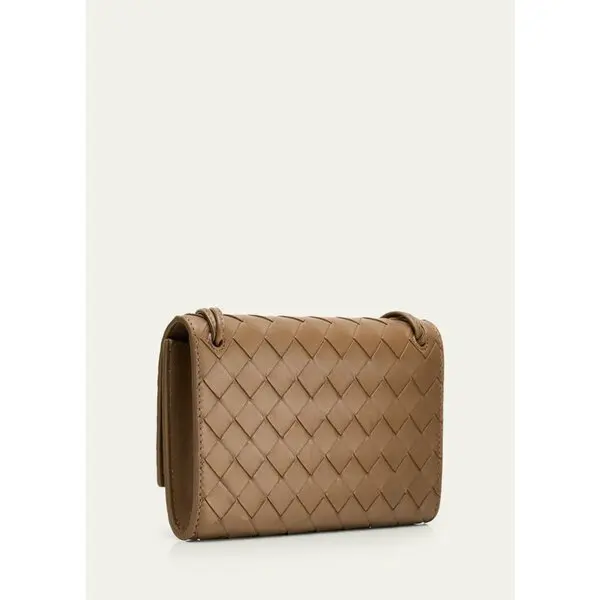 Bottega Veneta Andiamo Leather Pouch - Ecru