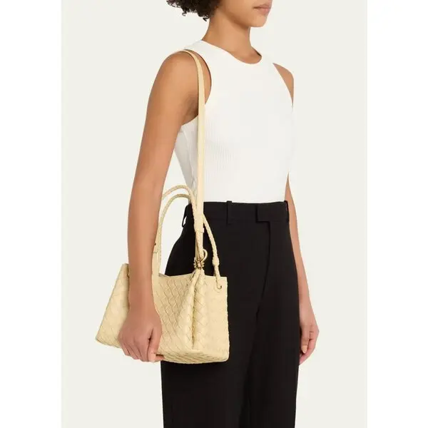 Bottega Veneta Andiamo Leather Pouch - Ecru