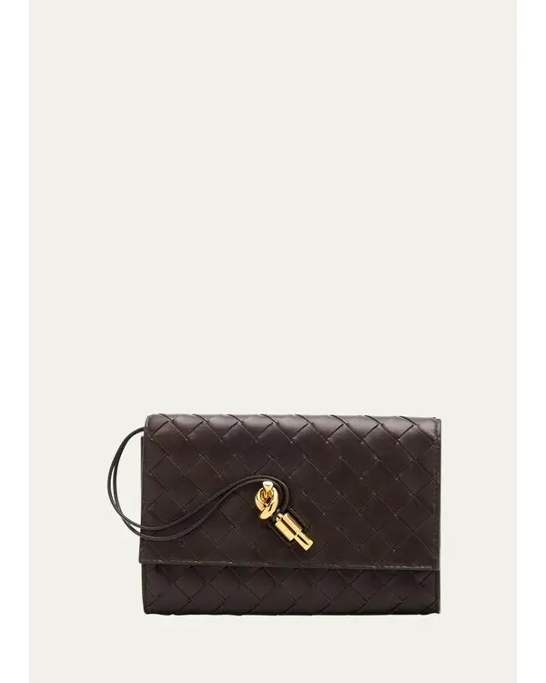 Bottega Veneta Andiamo Leather Pouch - Fondant
