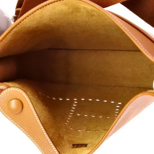 Hermès Evelyne Bag Gen Iii Epsom Pm - Gold
