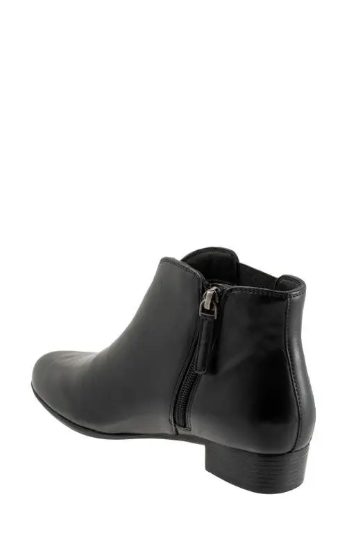 Trotters Monroe Side Zip Ankle Bootie - Black